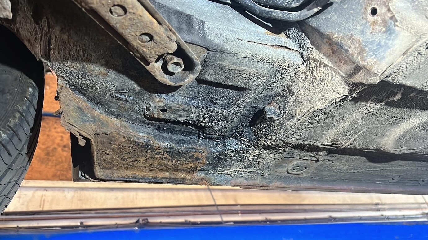 Repair immediately (major defects): Offside Rear Suspension component ...