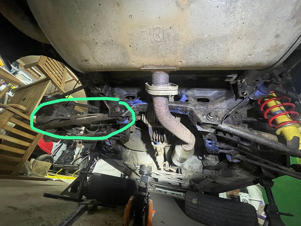 Rear lateral link arm (adjustable) eccentric bolts - Steering ...